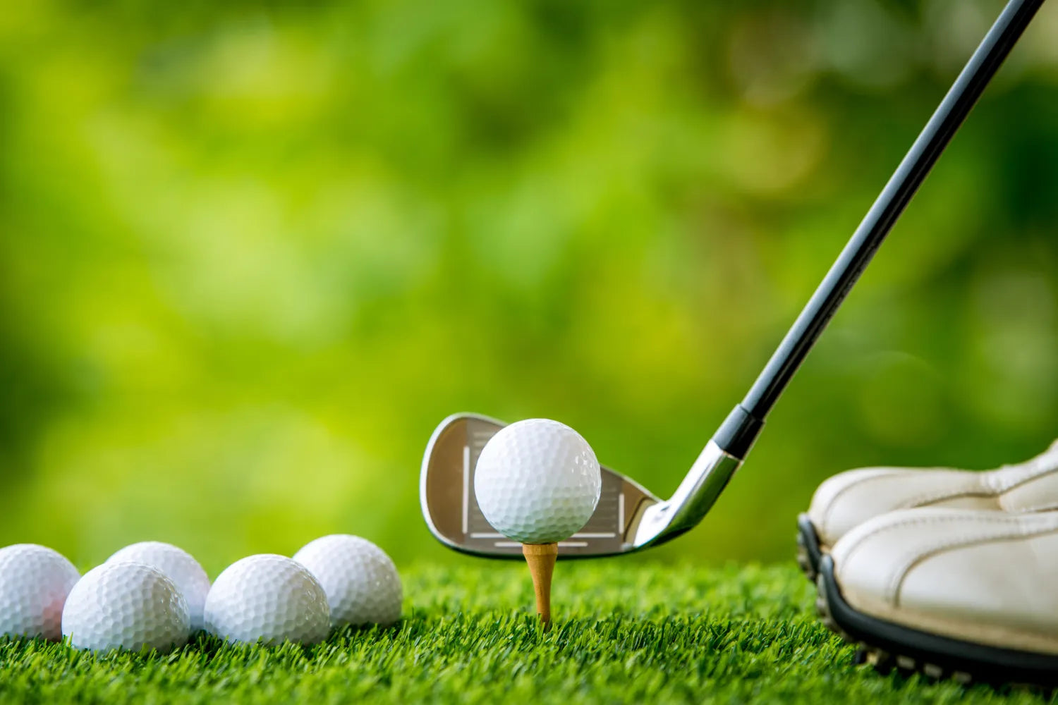 How To Hold and Swing a Golf Club – Ghost Golf